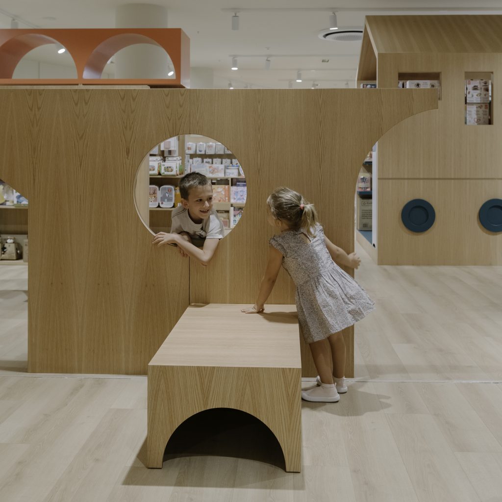 Bee Kids Concept Store - Pikark